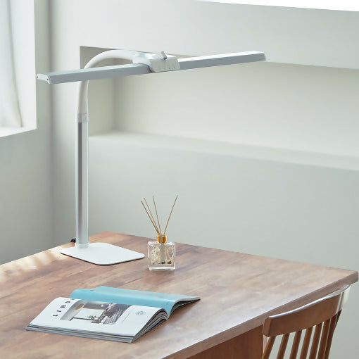 [브로드윙] 브로드윙M 멜라토닌 LED 와이드 스탠드 책상 조명 - ODKSHOP